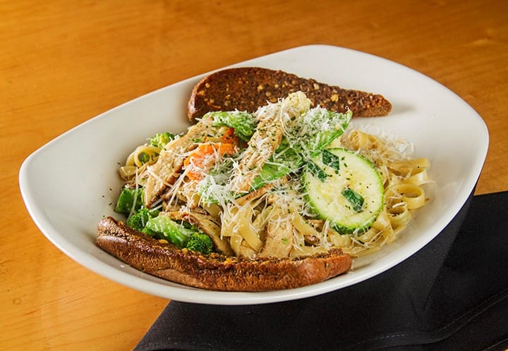 Chicken Pasta Primavera: Outback - Shopping Aricanduva | iFood