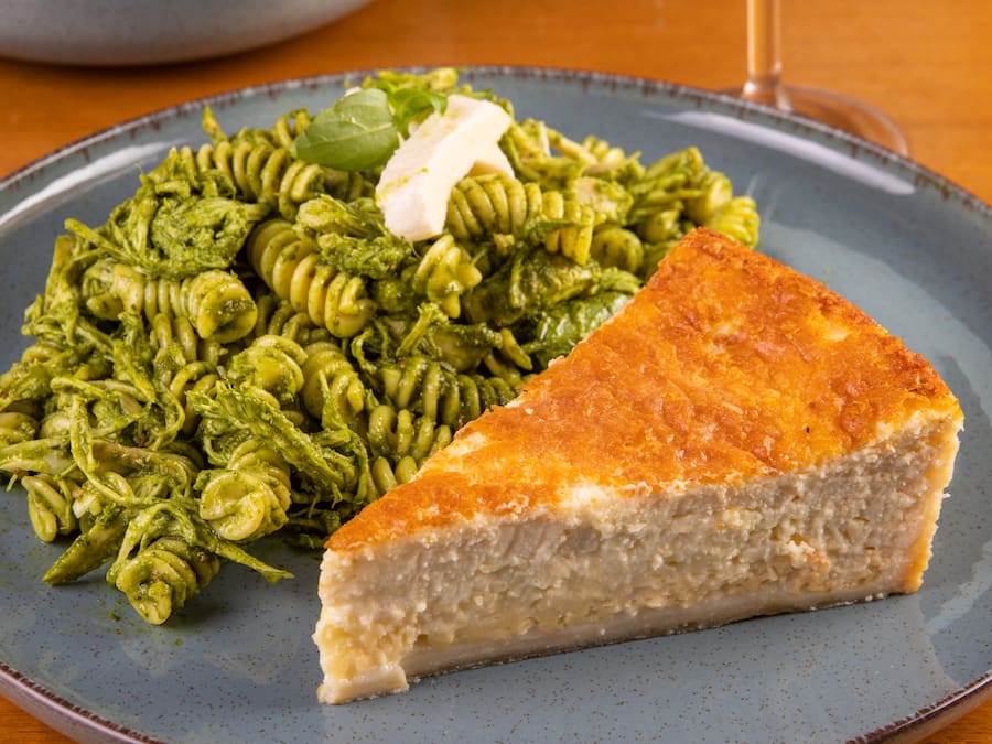 Salada de frango ao pesto com quiche ou torta: Gula Gula Shopping ...