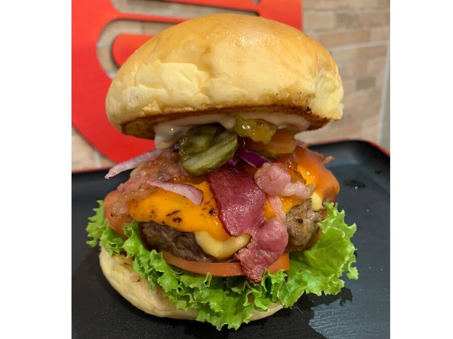 Holy Burger: Dexter Burger | iFood