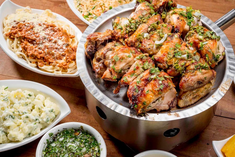 Galeto completo ( 4 pessoas): Grelha Galeteria - Núcleo Bandeirante | iFood