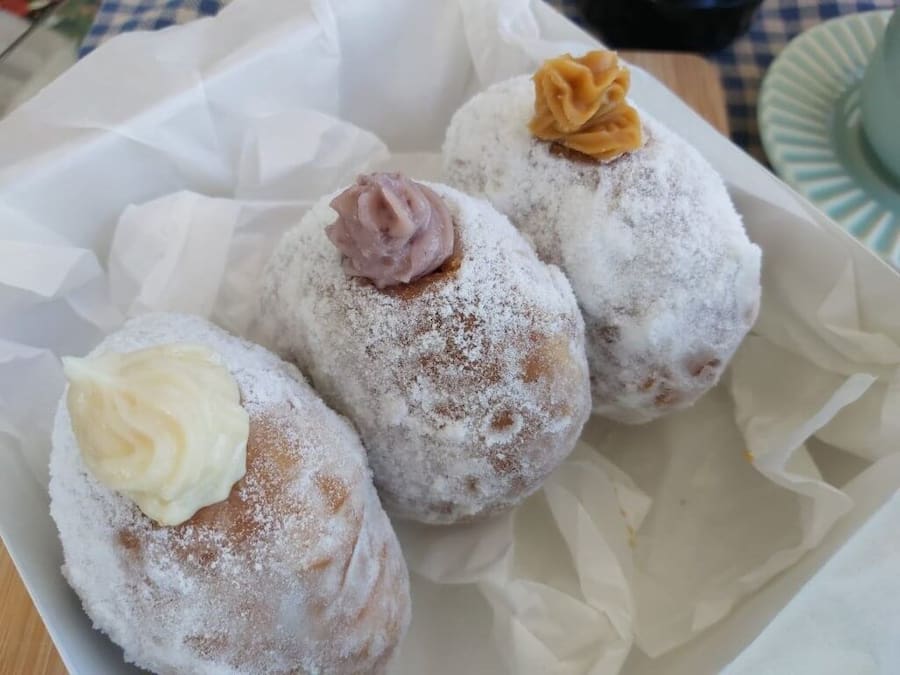 Donut Bomba Recheada Com Nutella Original: Confeitaria Barrica Doce ...