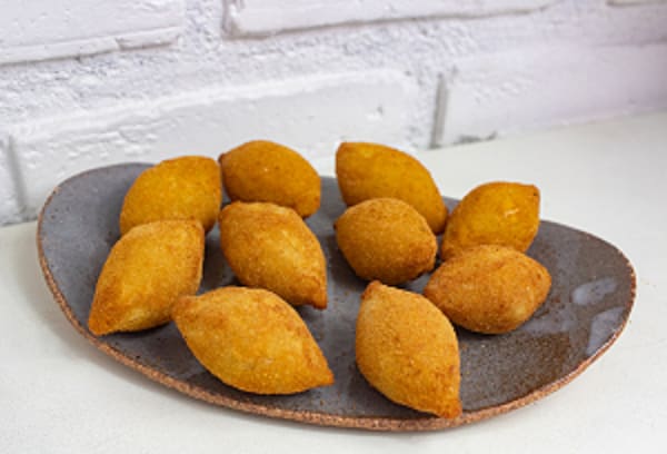 Mini Bolinho de Presunto e Queijo - 12 und: Kroke Salgados - Mandaqui | iFood